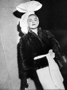 Hjördis Genberg, fashion model, 1943-1944 – Hjördis Genberg Niven